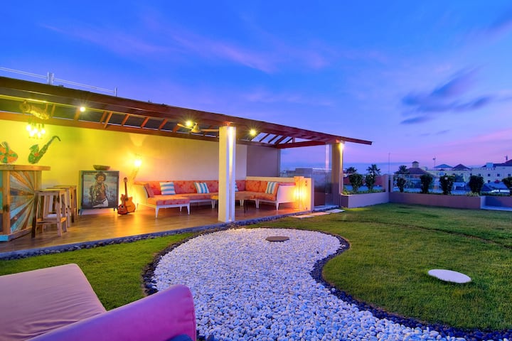 Artistic Villa With Panoramic Views - Bali