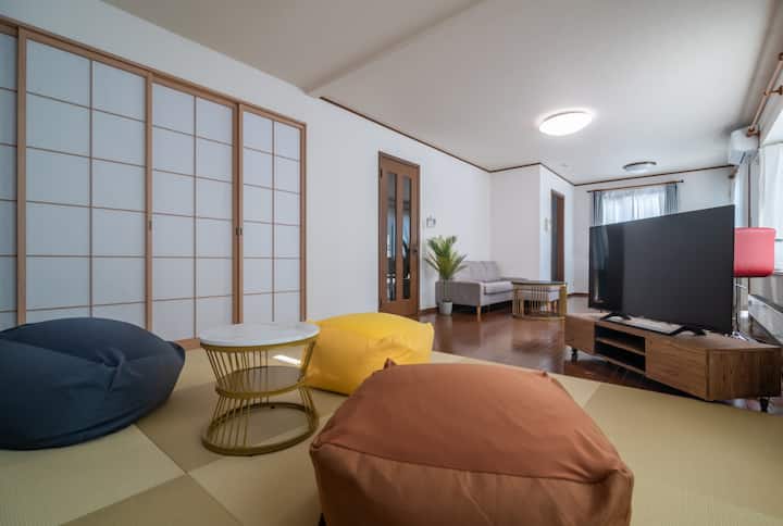 札幌市中心部車7分 地下鉄350m 4部屋 2トイレ 1バス 1シャワー 駐車2台無料 最大12名 - Sapporo