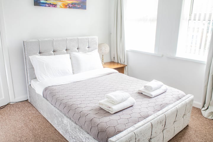 3 Bed House|free Parking| 10' To Uni & City Centre - York