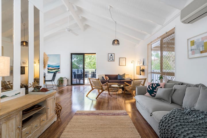 Arcadia – Character-filled Beach House By Uholiday - Cabarita Beach