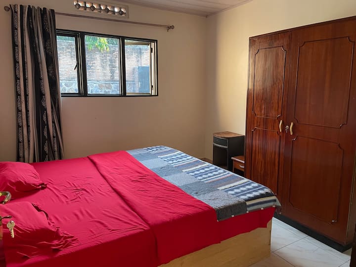 Nice Bedroom With Kingsize Bed + Private Bathroom - Kigali