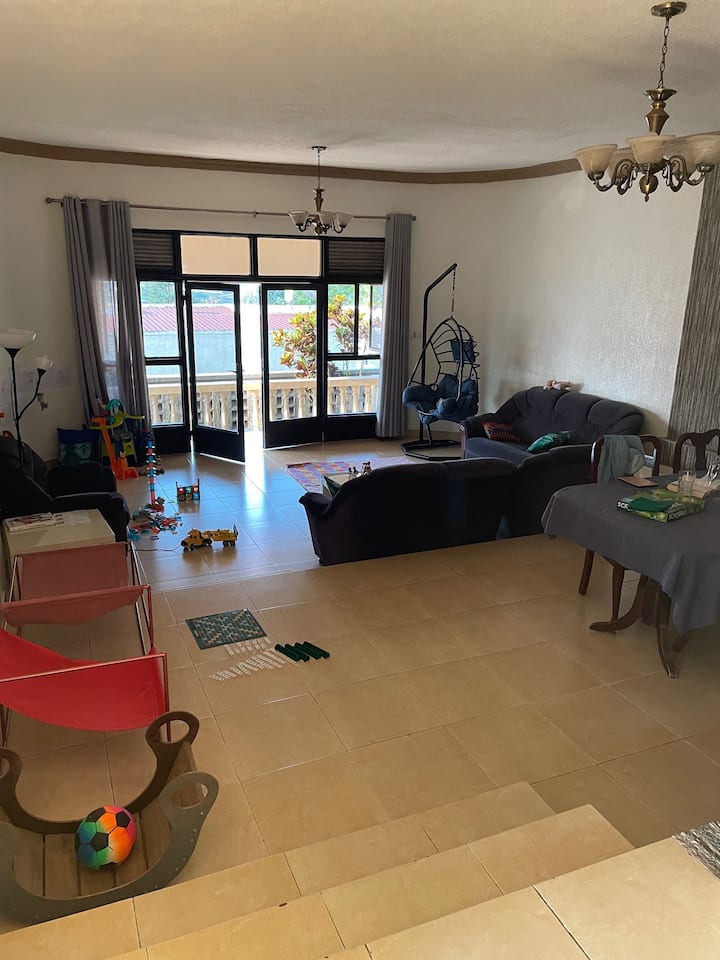 Nice Bedroom With Kingsize Bed + Private Bathroom - Kigali