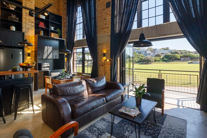 Brooklyn Two: Off-grid, Modern Luxury - Kenton-on-Sea