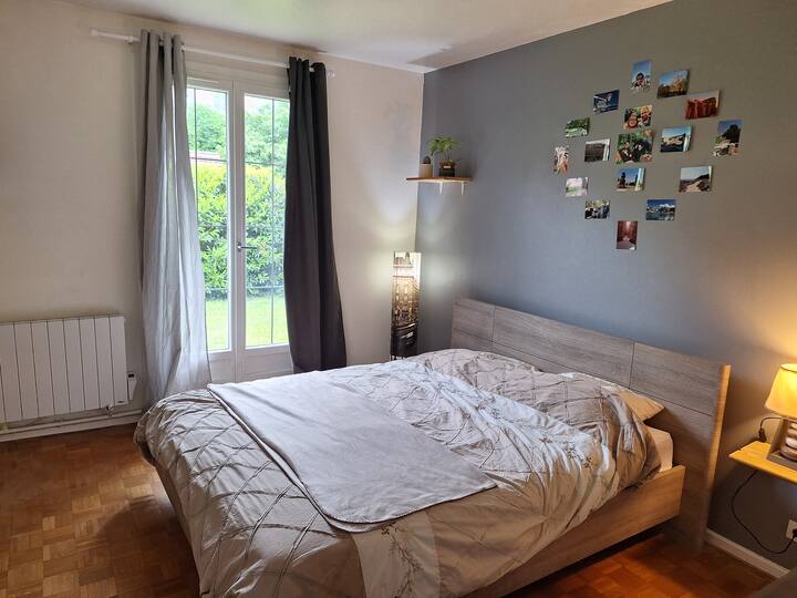 Chambre Dans Belle Maison. - Chalon-sur-Saône