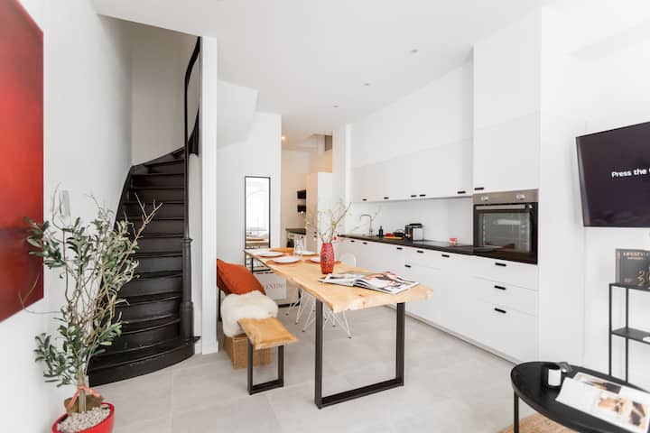 Vibrant City Center! 3br Home W/ Private Balcony - Antwerp