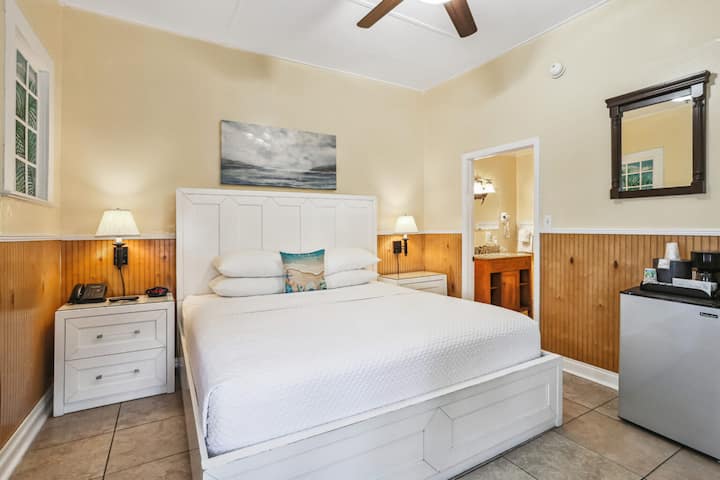 King Room (Limited Pet Friendly Rooms) - Key West, FL