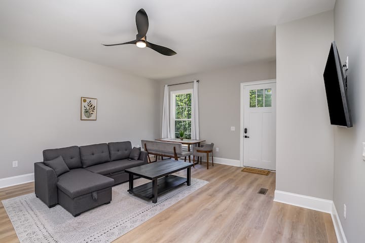 Modern Oasis - Charlotte, NC