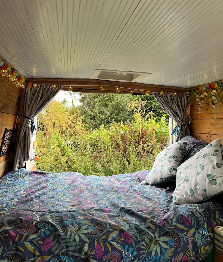 Cozy Campervan Stay - Bath
