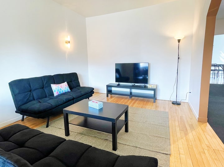 Cozy 4br Duplex W/ Great Transit & Walkability - Longueuil