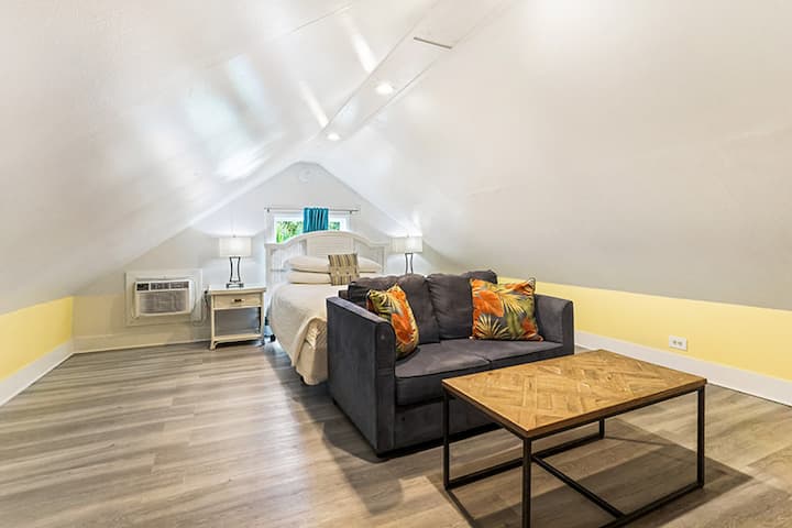 Bi Level Loft Suite - Key West, FL