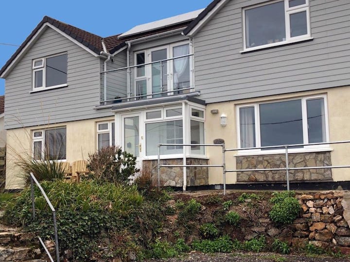 Jolly Winds A Cliff-top Retreat - Redruth