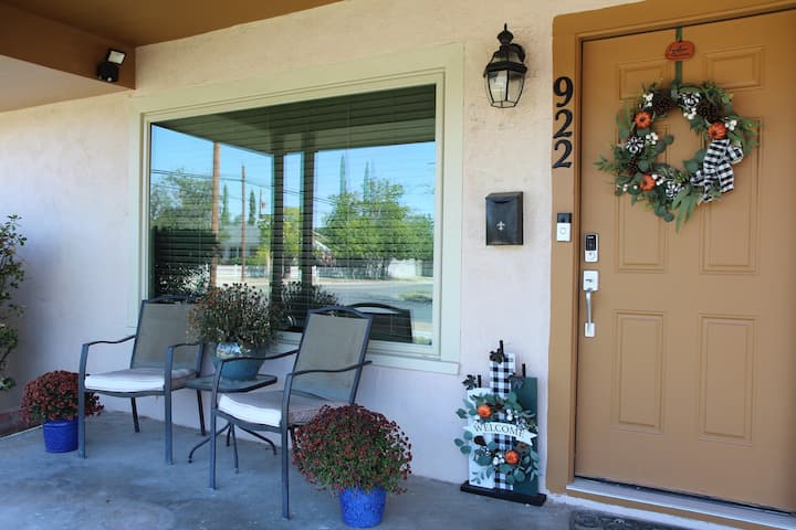 Mamaw's House: Spacious 3 Br Home Central Location - Carlsbad, NM