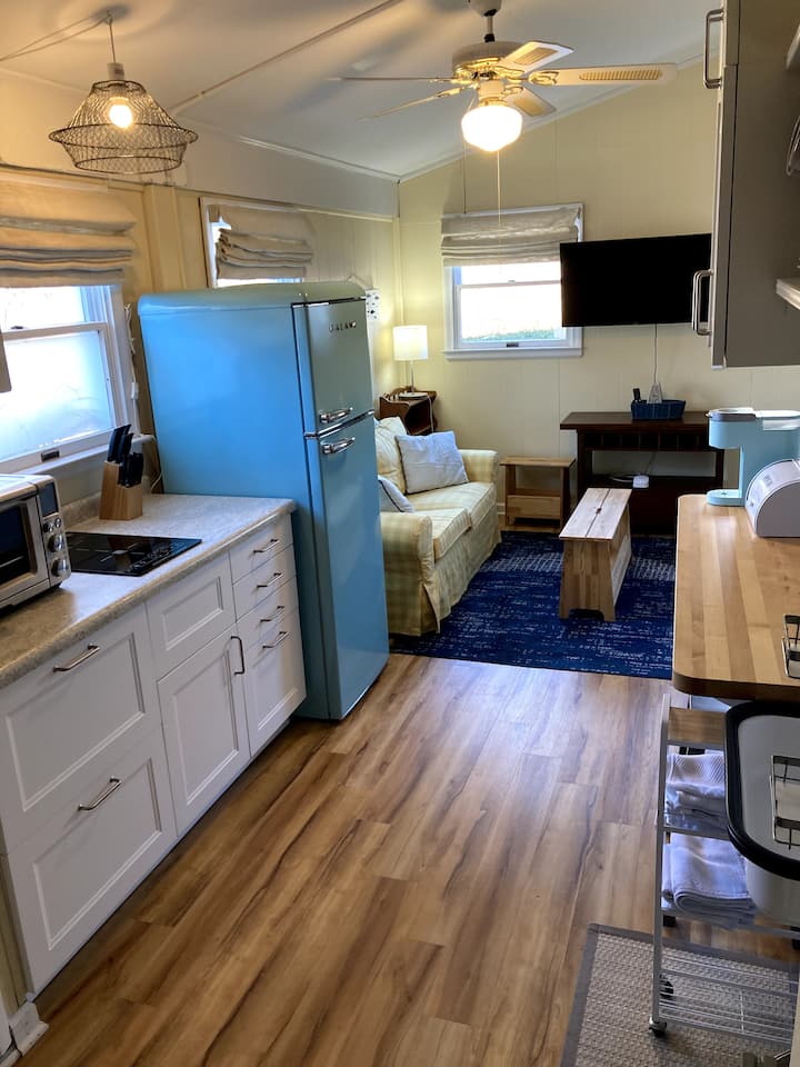 Cozy Apartment & Private Beach - Old Saybrook, CT