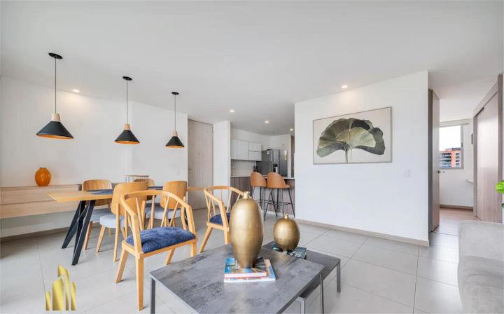 Moderno Apto Con Balcón A Pasos De Cc Santafé -