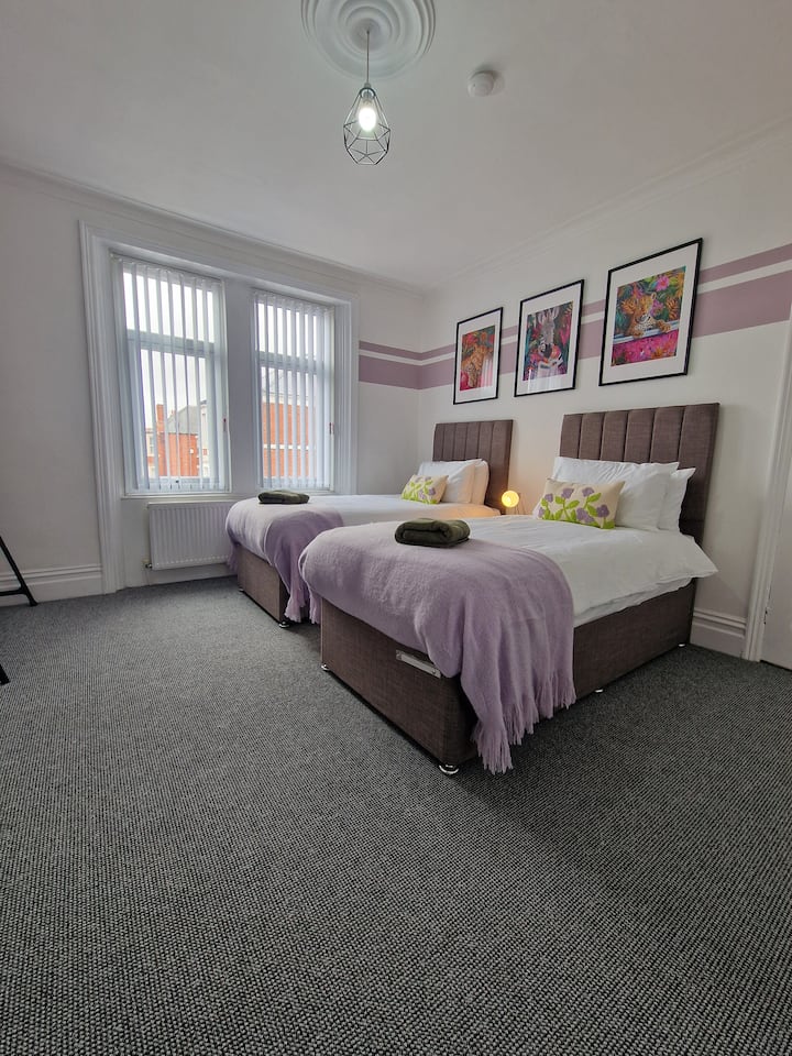 Modern 3br Stay | Sleeps 6 | Private Parking - Newcastle upon Tyne