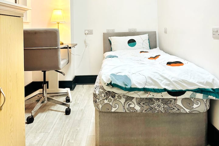 Room In Dartford, Kent. - Dartford
