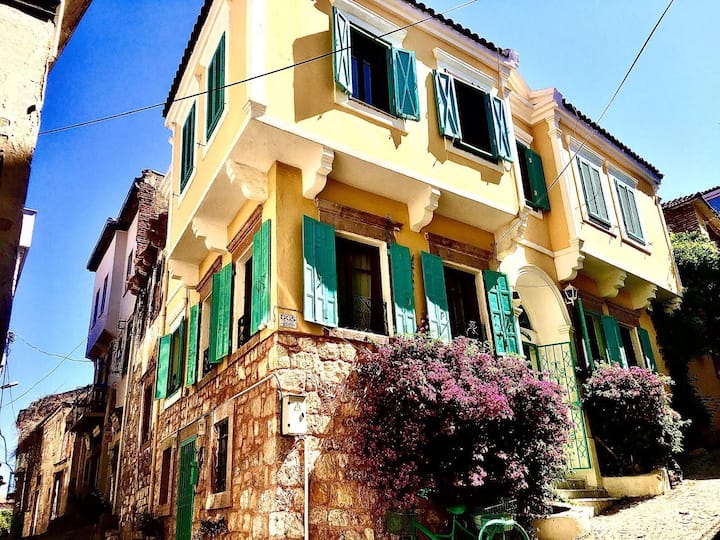 Historic 3-story Mansion With Sea View Terrace - Ayvalık
