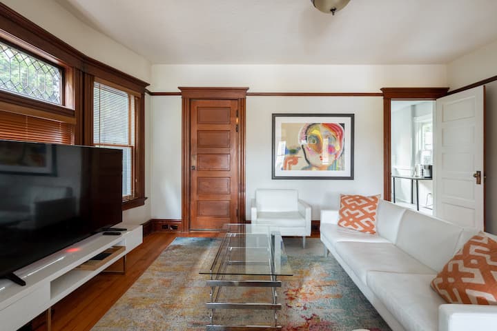 Historic 4br • Sleeps 10 • Prime Location - Portland, OR