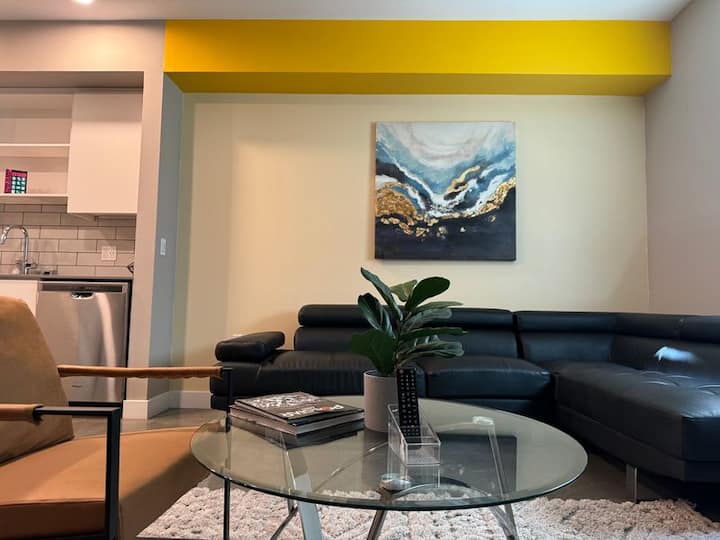 Spacious & Modern 3br/2ba Unit - Beverly Hills, CA