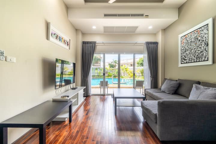 Stylish Condo With Pool View 450m To Cosy Beach - Pattaya