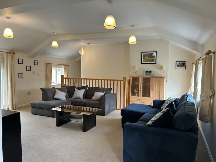Graham House Flat A - Newmarket