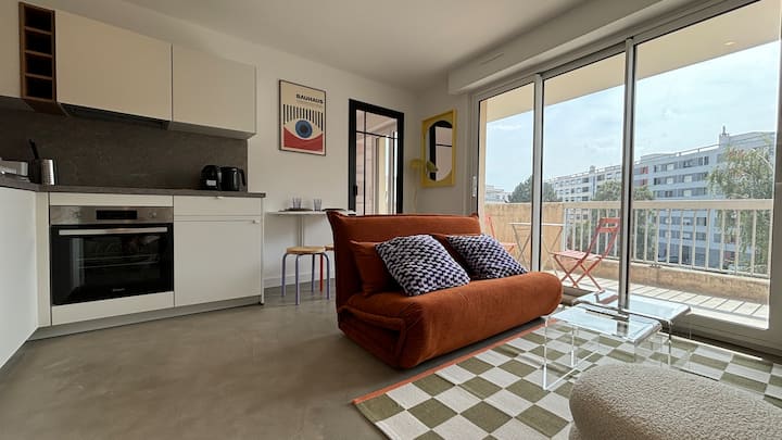 Le "Bauhaus" Appartement Moderne & Rénové - Annemasse
