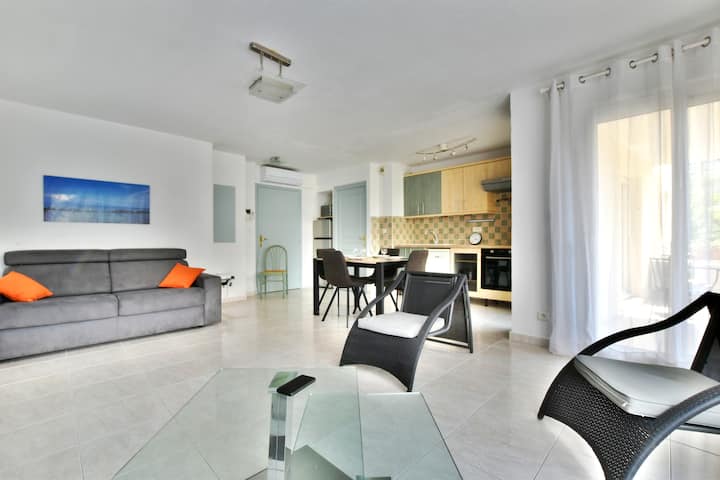 F2 Centre Ville Au Calme Avec Belle Terrasse - Boulouris-sur-Mer