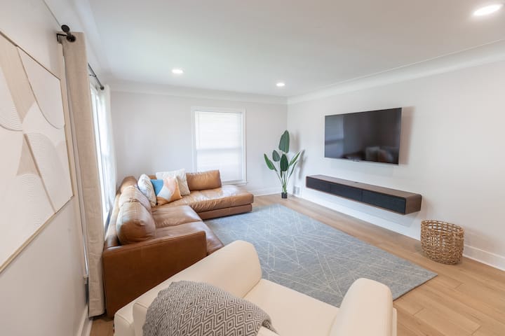 House & Detached In-law Suite Sleeps 10 - 大急流城