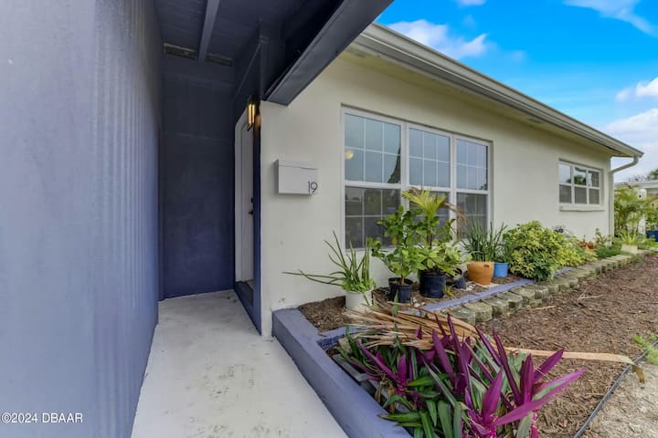 Magical Beach Bungalow Getaway! - オーモンドビーチ, FL