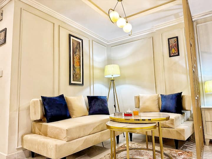 Cozy Apartment With A King Bed: - Lahore