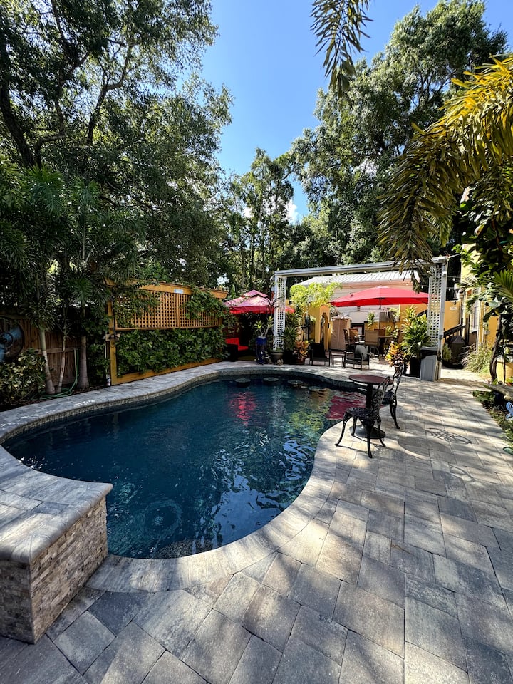 Casa Vm Ybor Clothing Optional Guesthouse - タンパ, FL