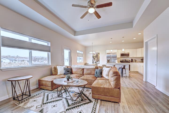 San Juan Reflections: Pet Friendly- Firepit- Games - Montrose, CO