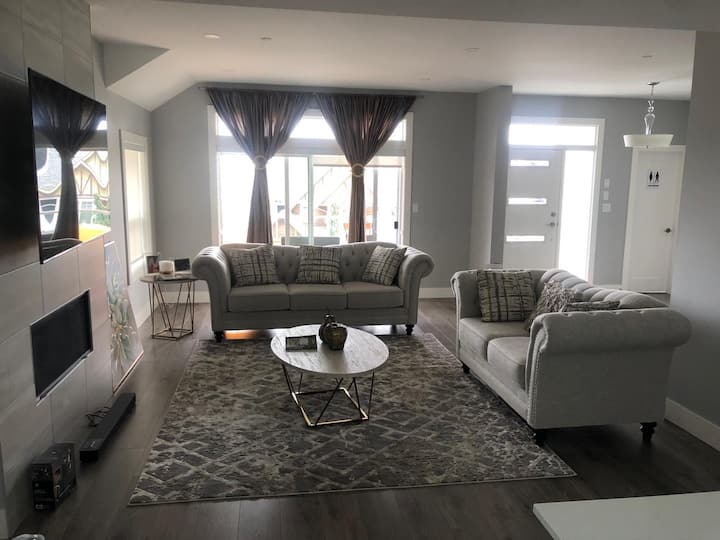 Spacious With Mountain View! - Chilliwack