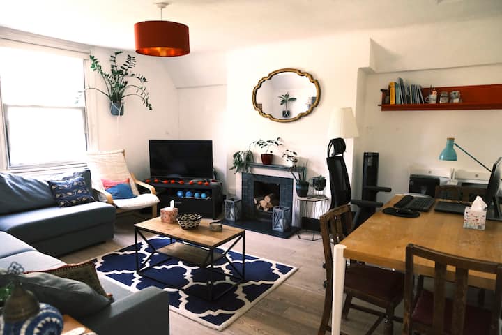 Spacious Flat By Finsbury Park - Waltham, MA
