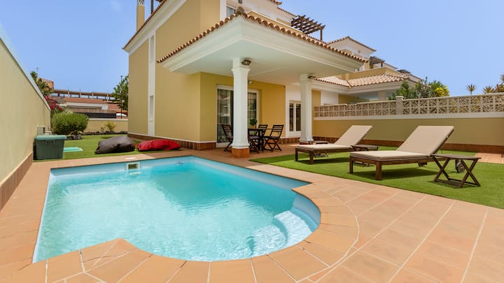 Orange Butterfly - Corralejo