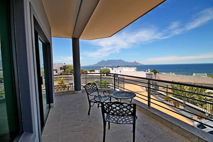 Luxury Villa With Sea And Table Mountain Views 5br - Kapstadt
