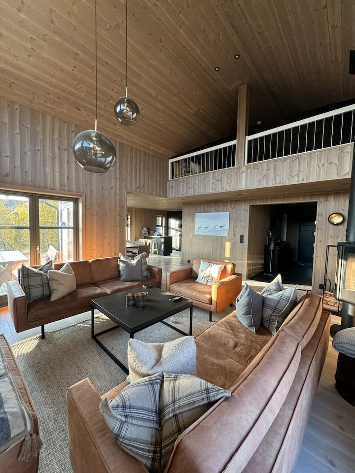Ny & Moderne Hytte I Fjellsnaret - Norway