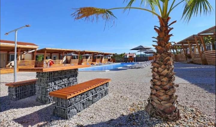 Chalet-mobilehome-haus Mit Pool - Croacia