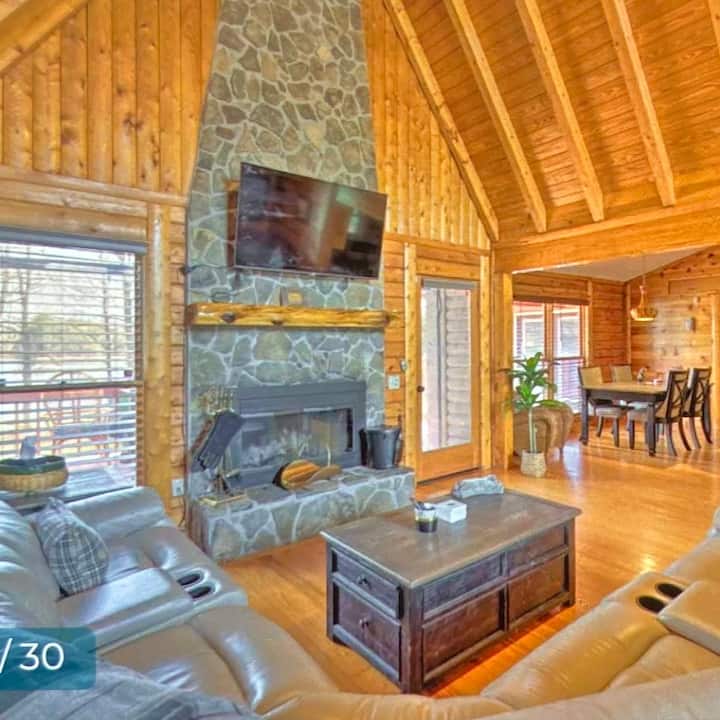 Cabin On The Lake - Conyers, GA