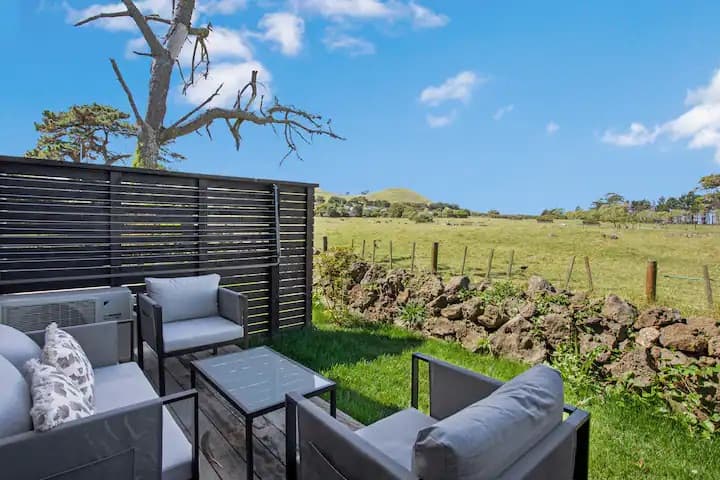 Overlooking Ambury Farm - 5 Minutes To Airport - Auckland