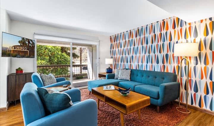 Bright & Colorful Condo W/ Mountain Views 2bd/2ba - パーム・スプリングス, CA