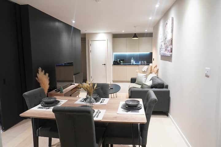 Two Bed Apartment With Balcony - Manchester