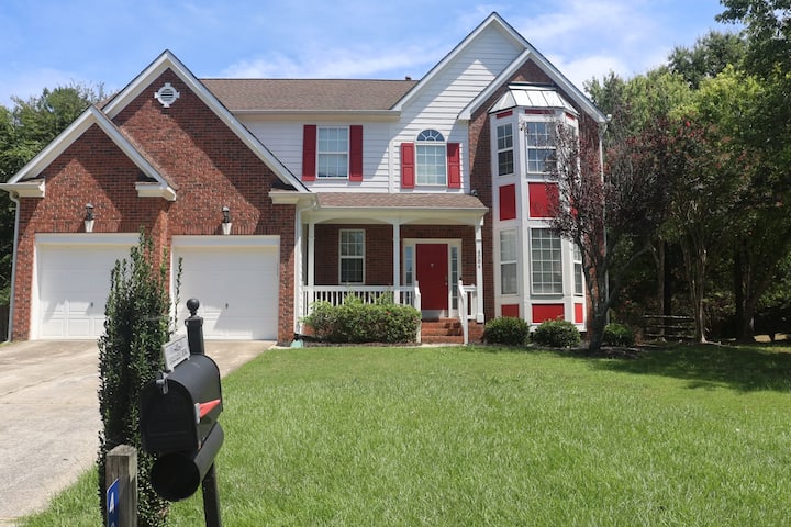 Spacious 4bd Family Getaway | Carowinds & Fortmill - Camp Snoopy, Fort Mill