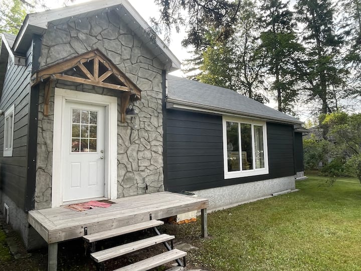 Charming Rustic 4 Season-cottage-steps From Beach - Gimli