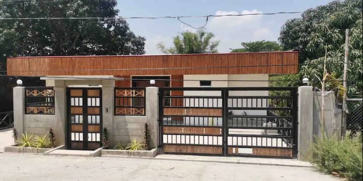 Mariposa Farm Resort Room 5 (Lake Level) - San Carlos City