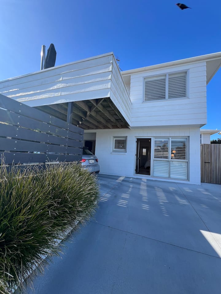 Relaxed Coastal Stay - Walk To Beach & Downtown - Mount Maunganui