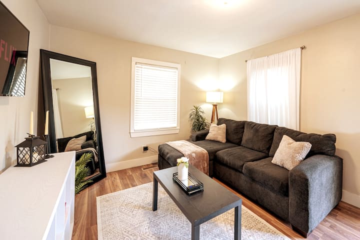 Cute Home Near South End, Uptown - 2bd Fenced Yard - Charlotte, NC