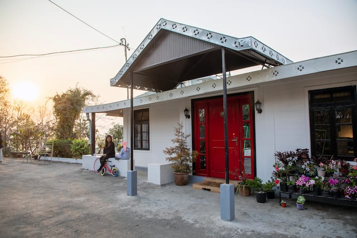 "Charming Old House With A View" - Kalimpong