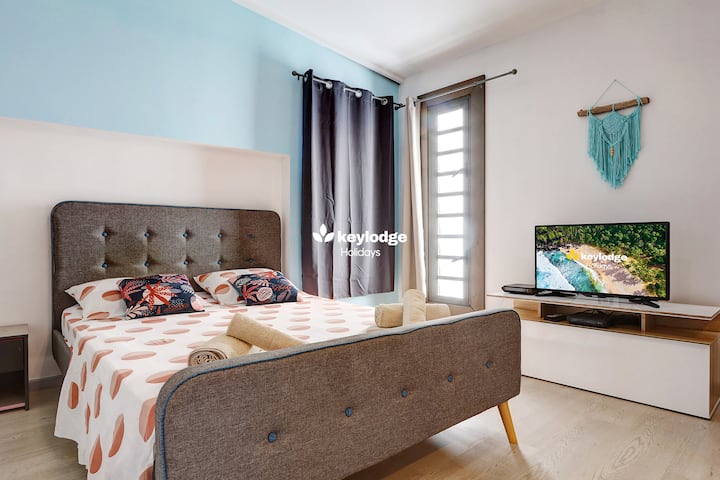 Liyann, Proche De La Plage De Terre-sainte - Saint Pierre