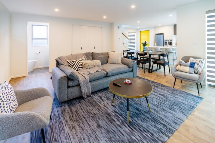 Urban Comfort And Parking Near Avebury Park - Christchurch